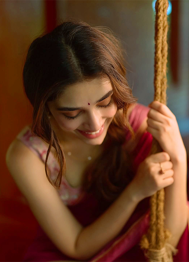 #KrithiShetty : క్యూట్ లూక్స్‌తో కృతి శెట్టి (ఫొటోలు) | Most Beautiful Actress Krithi Shetty HD ...